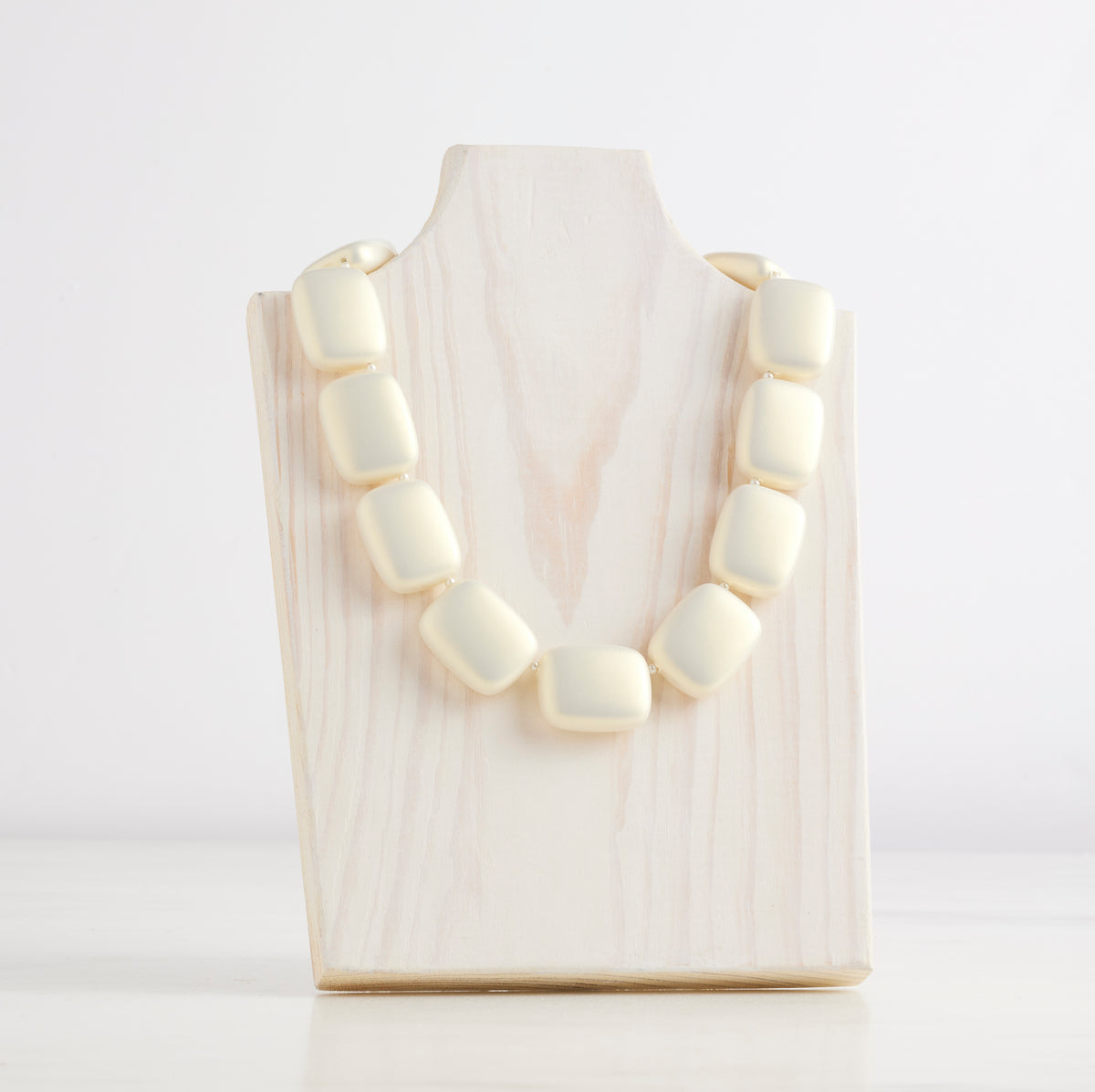 White Chicklet Cooling Necklace– Hot Girls Pearls